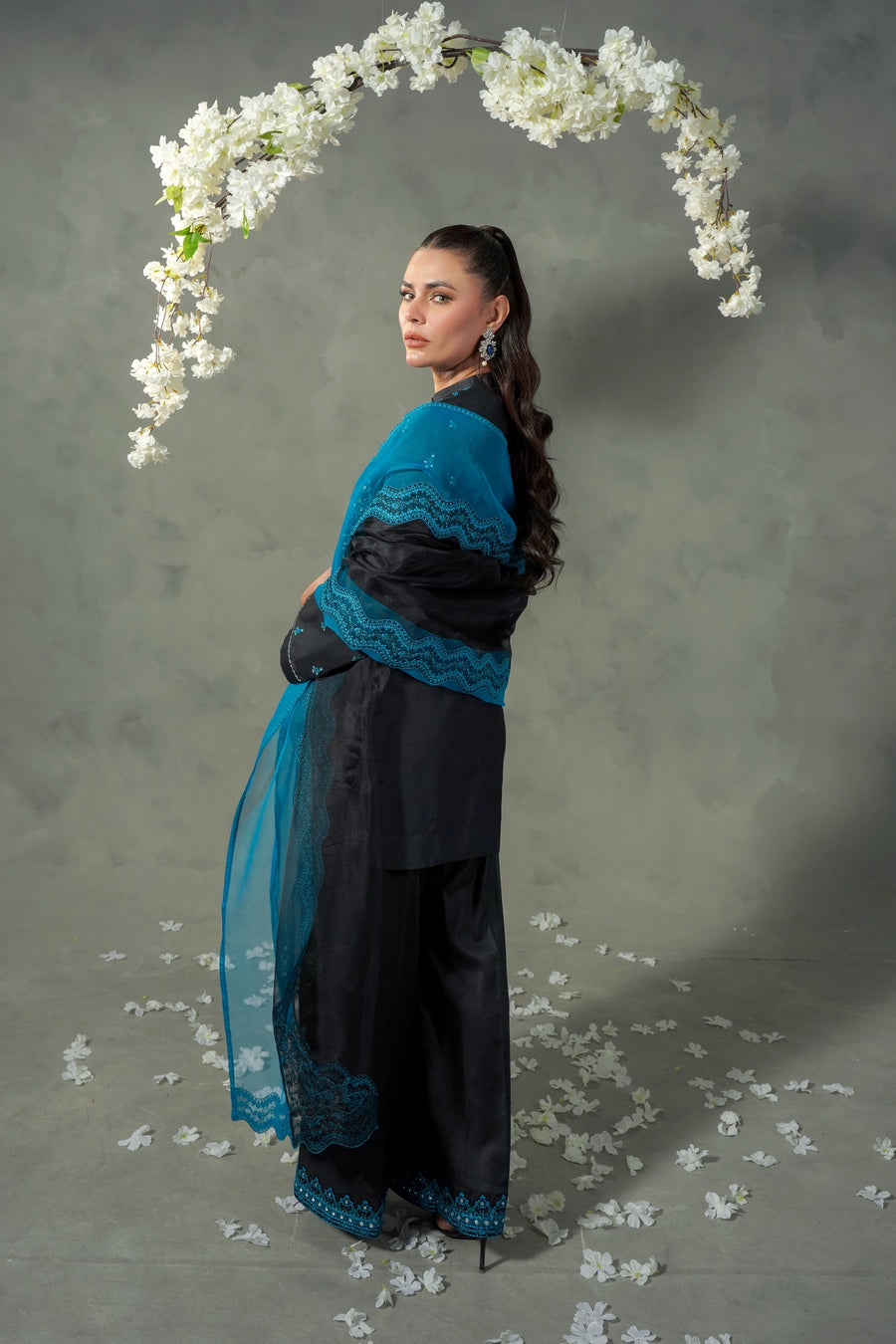 Mayal: Elevate Your Style with Timeless Women's Clothing – Mayalpk