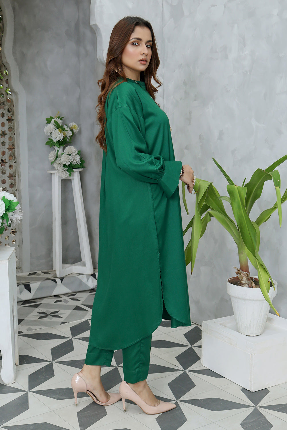 Buy Khaddar & Linen Suits for Women Online in Pakistan | Mayal – Mayalpk