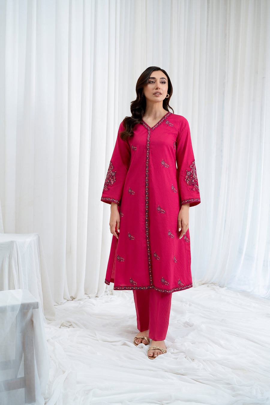 Mayal: Elevate Your Style with Timeless Women's Clothing – Mayalpk