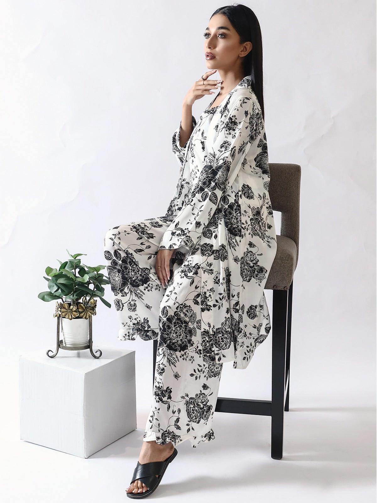 Mayal: Elevate Your Style with Timeless Women's Clothing – Mayalpk